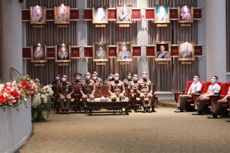 วันที่ 23 พฤศจิกายน 2564 เวลา 18 30 น พลตำรวจโท ต่อศักดิ์ สุขวิมล ผู้ช่วยผู้บัญชาการตำรวจ