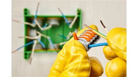 How To Remove Push In Wire Connectors Conquerall Electrical Ltd