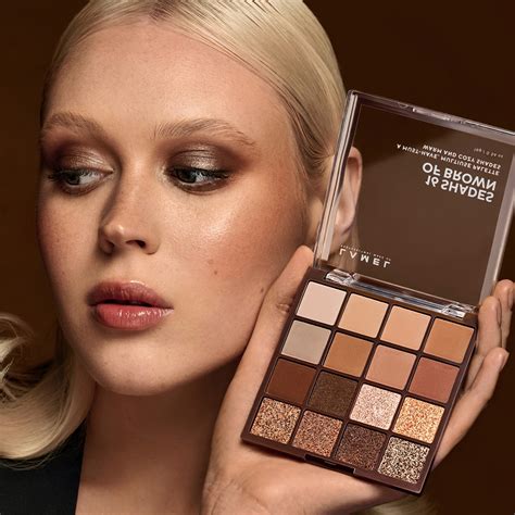 Lamel 16 Shades Of Burgundy Eyeshadow Palette Notino Ie