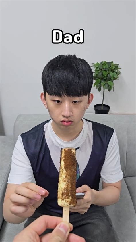 진영민 크리스마스 트리 장식이 감자튀김 Have You Ever Seen French Fries Christmas Tree 크리스마스 감자튀김 맥도날드