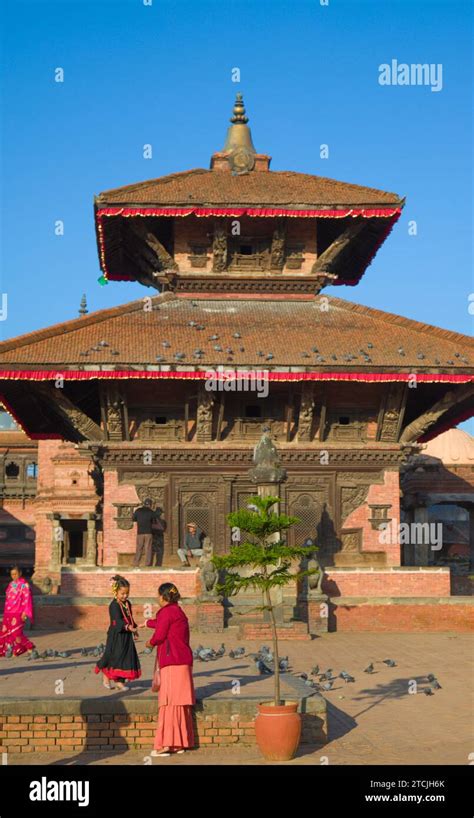 Nepal Bhaktapur Durbar Square Bansi Narayan Temple People Stock