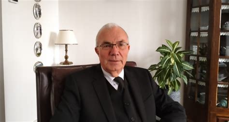 dr w j op t hof “ik had een jaar geleden in het graf moeten liggen