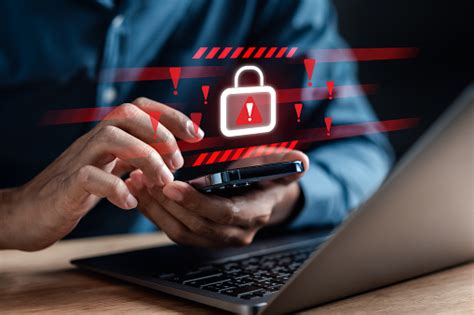 알림 오류 및 유지 관리 개념에 대한 시스템 경고 주의 표시 컴퓨터 네트워크에 대한 사이버 공격 사이버 보안 취약성 데이터 침해 불법 연결 손상된 정보 가상현실에 대한 스톡