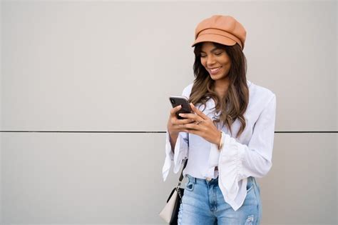 ≫revolutionizing Communication The Story Behind Sms Apis Cambiatores