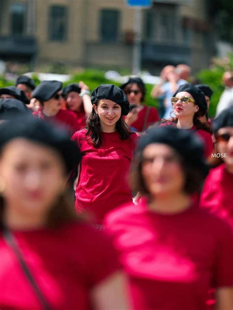 დედამიწის გარშემო Added A New Photo დედამიწის გარშემო