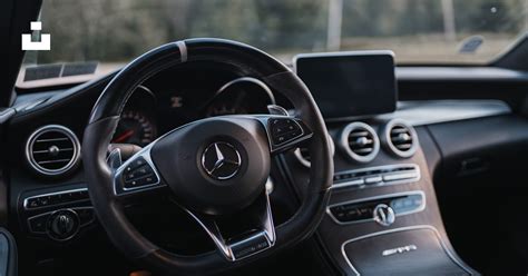 블랙 메르세데스 벤츠 스티어링 휠 사진 Unsplash의 무료 벽지 이미지