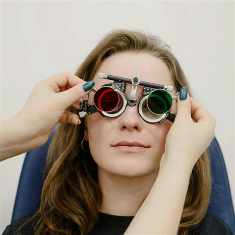 Eye Dominance What It Is And How To Test It Zenni Optical Blog
