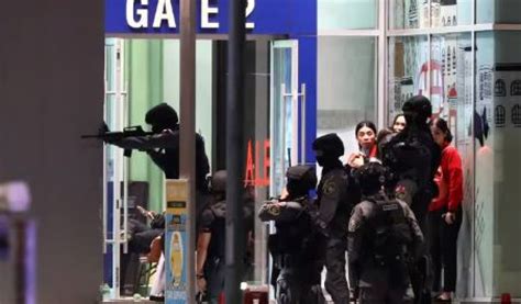 ထိုင်းနိုင်ငံ ဘန်ကောက်မြို့ရှိ ရှော့ပင်းမောစင်တာမှာ ပစ်ခတ်မှုဖြစ်ပွားခဲ့လို့ လူအများအပြား ထွက်ပြေး