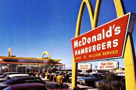 Vintage Mcdonalds See 5 Decades Of The Famous Fast Food Chains Retro