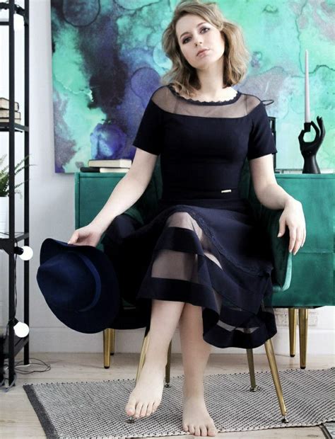 Dark Beauty Amazing Women Couple In Love Photography Barefoot Girls Russian Beauty Gorgeous