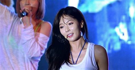 [포토]포미닛 현아 아찔한 터치