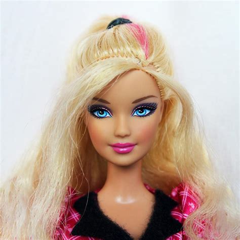 Шарнірна лялька барбі модниця — ціна 799 грн у каталозі Ляльки Купити