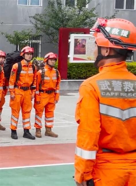 四川泸定68级地震已致7人遇难 武警官兵紧急救援军事频道中华网