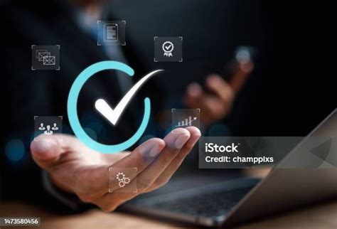 품질 보증 또는 Qa 및 품질 관리 또는 Qc 및 개선을 통한 품질 관리 표준화 인증 규정 서비스 및 표준 준수 가상현실에 대한 스톡 사진 및 기타 이미지 Istock