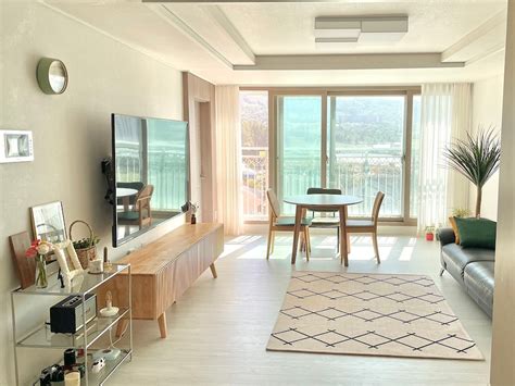 비싼 시공 없이 천만원대로 꾸민 화이트우드 신혼집 라이프스타일 슈퍼앱 오늘의집