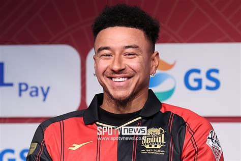 [포토s] 제시 린가드 연봉 질문에 미소