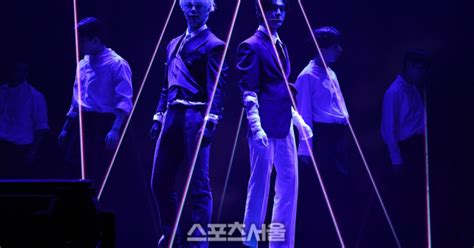 포토 문빈and산하 멋진 무대를
