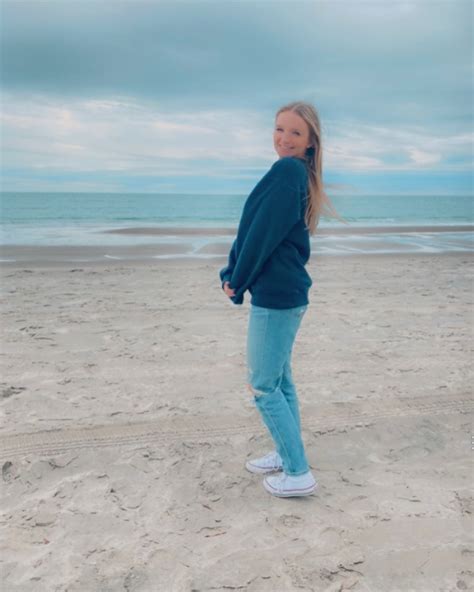 Bryleigh Anne 💖 Mentally Still At The Beach