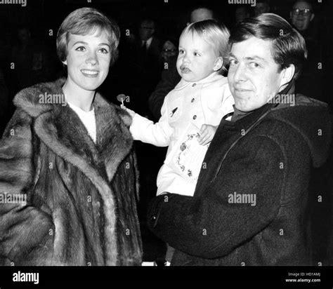 Julie Andrews Tony Walton Emma Walton Hamilton By The Book S 27