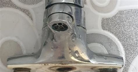 최근 수전 교체를 해야할 일이 생겨서 알아보게 되었는데 답장도 빠르고 친절하게 답변해주셨습니다 여성 기사님께서 전문적으로 작업해 주셔서 믿고 맡길 수 있었고 그 덕분에