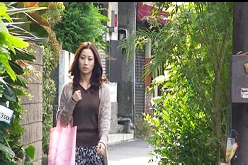 義理の兄や商店街のオッさん達にいたぶられる若妻 裸にされて究極の顔責め恥辱 ヒロインの裸