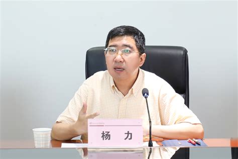 上海市教委副主任孙真荣一行来校调研学科建设工作