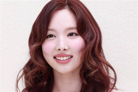 Twice အဖွဲ့ဝင်များပရိုဖိုင် လမ်းညွှန်ချက်အပြည့်အစုံ 2025 Korea ပို့ပေးပါတယ်။