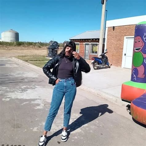 Laraa Banegas Threads Say More