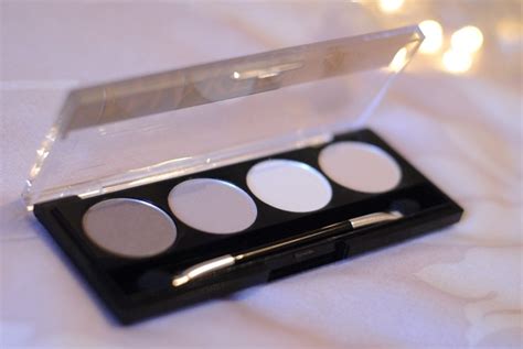 W Naked Nudes Palette Monday Review Bang On Style