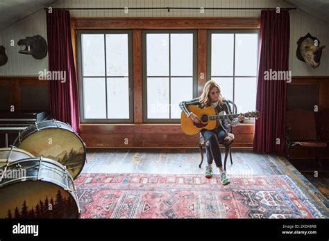 SHERYL CROW In SHERYL CROW Directed By AMY SCOTT Credit SHOWTIME NETWORKS Album