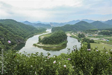 한반도 지형의 풍경 Photos Adobe Stock