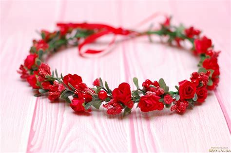 Купити Ніжний вінок віночок з квітами та зеленн Skrynya Ua