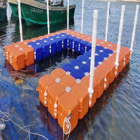 Guangzhou Factory Modular Plastic Pontoons Walking Dock Pontoon Floating Platform Marine