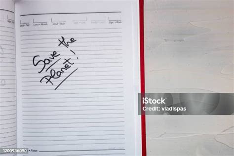필기 텍스트 사무실 의제의 페이지에 지구를 저장합니다 공간을 복사합니다 0명에 대한 스톡 사진 및 기타 이미지 0명 개념 개념과 주제 Istock