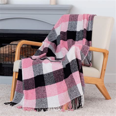 Unicef Market Gingham Patterned Fringed Throw Blanket From Ukraine