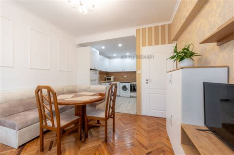 Бургас Луксозен тристаен под наем Тристаен апартамент под наем 65 кв м Обзаведен Първи жилищен