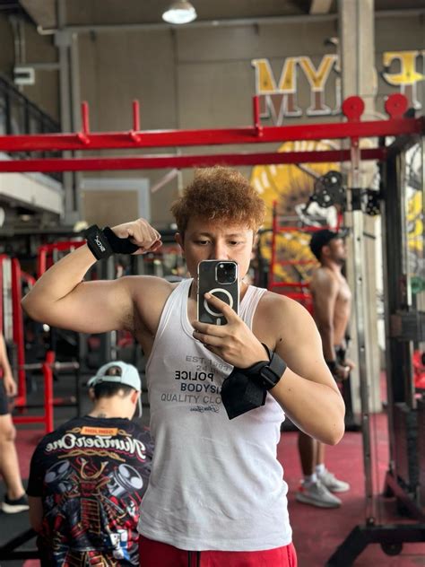 ร่างทองของแทร่ ครูไพบูลย์ อวดกล้ามแน่น ย้ำชัดๆ เป็นของจริงไม่แต่งรูป