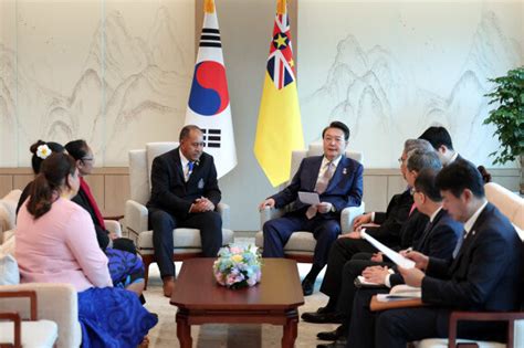 윤 대통령 “북 태평양 사격장 삼아 도발…도서국과 연대 필요”