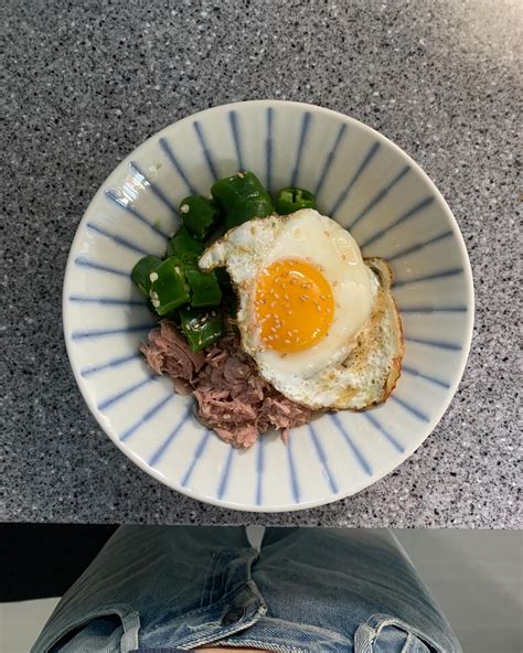 냠and짠 • 청어알 들기름 파스타 • 청어알젓은 다른 젓갈로 대체 가능 1 끓는 물에 소금을 조금 넣고 파스타면을 익힌다 난 푹 익히는 걸 좋아해서 9분 정도