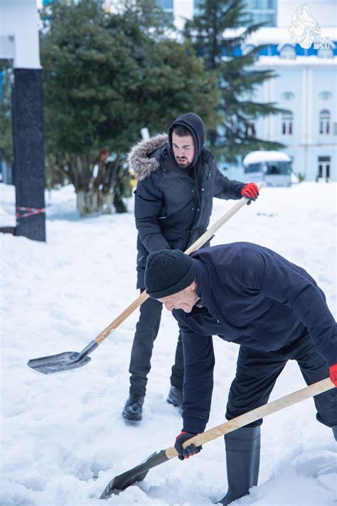 ბათუმის შოთა რუსთაველის სახელმწიფო უნივერსიტეტი B S U ️🌨️ დღეს სტუდენტებმა პროფესორებმა და