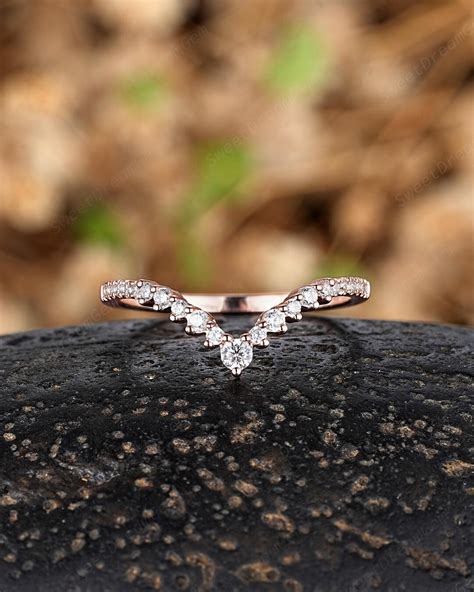 Moissanite Curved Wedding Ring Solid Gold Promise Rings For Women