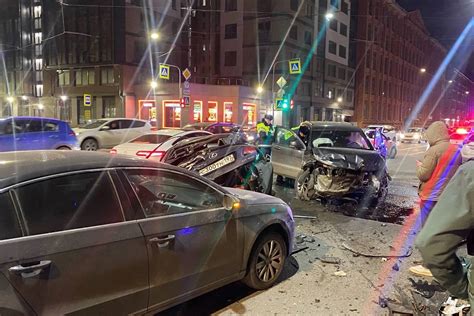 Пять автомобилей столкнулись на перекрёстке в Выборгском районе Санкт Петербурга