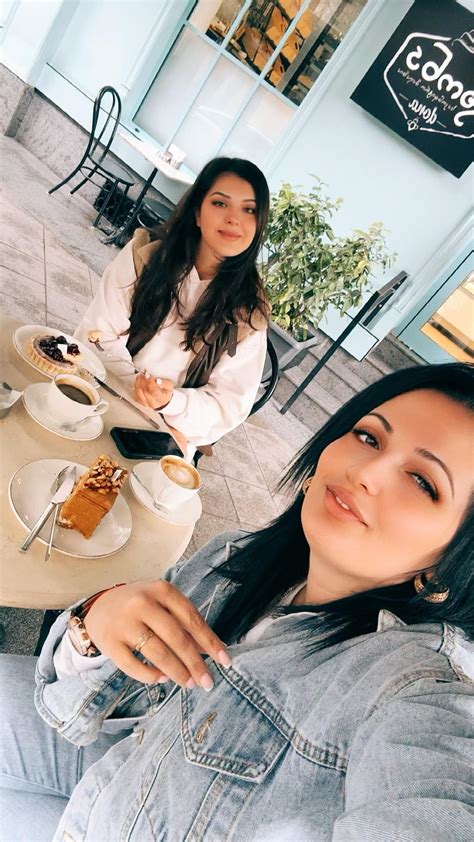 Indira Оксана Ахмедова ჩემი ტკბილი🩷🩵🩷 Facebook