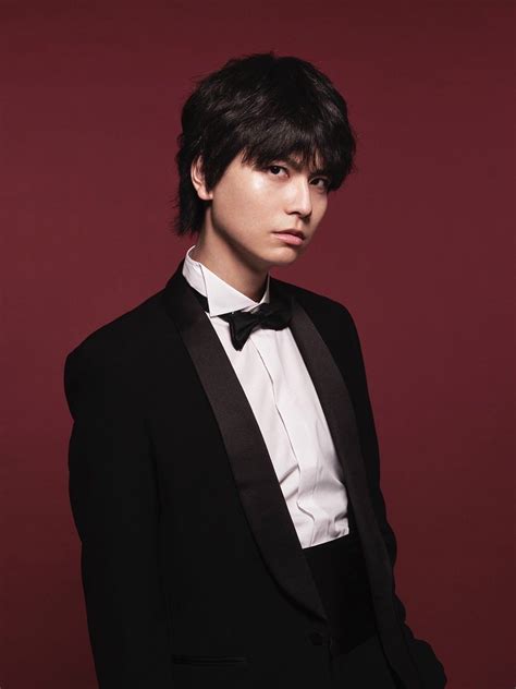 Ghim của Lara T N trên Referentes reales Oriente