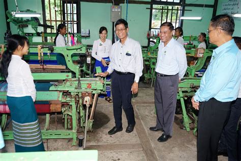 သမဝါယမနှင့်ကျေးလက်ဖွံ့ဖြိုးရေးဝန်ကြီးဌာန ဒုတိယဝန်ကြီးဦးမြင့်စိုး