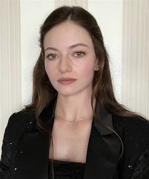 Pin By Vanbvlg On Mackenzie Christine Foy Mackenzie Foy Foy Woman Crush