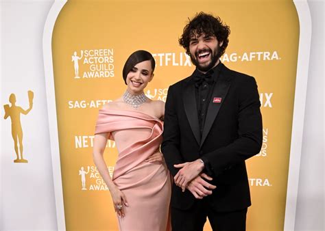 Sag Awards Sofia Carson Y Noah Centineo Los Embajadores De La Edición
