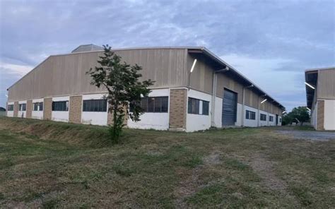 ให้เช่าโรงงาน 5000 ตารางเมตร พร้อมบ้านพักคนงาน 24 ห้อง ริมถนน บางลี่ หนองวัลย์เปรียง อ สองพี่