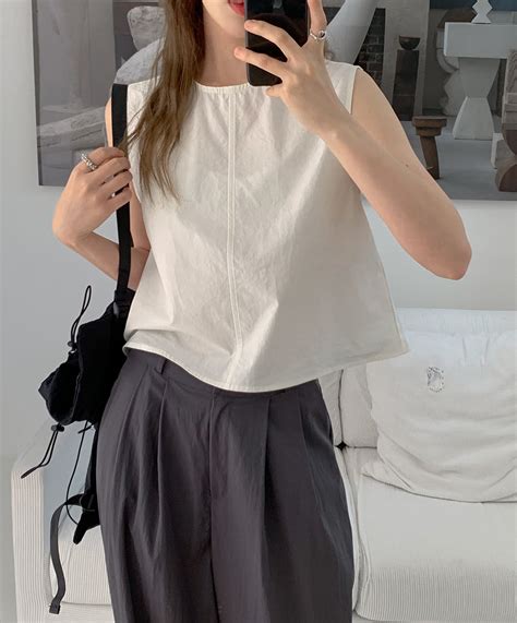 니어웨어 당일발송🚚 언유즈얼리 브렌 나시 블라우스 2color 데일리룩나시블라우스나시하객룩슬리브리스