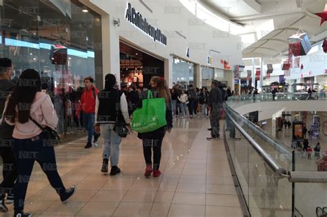 Saturan Plazas Comerciales Por Compras Navideñas En Juárez